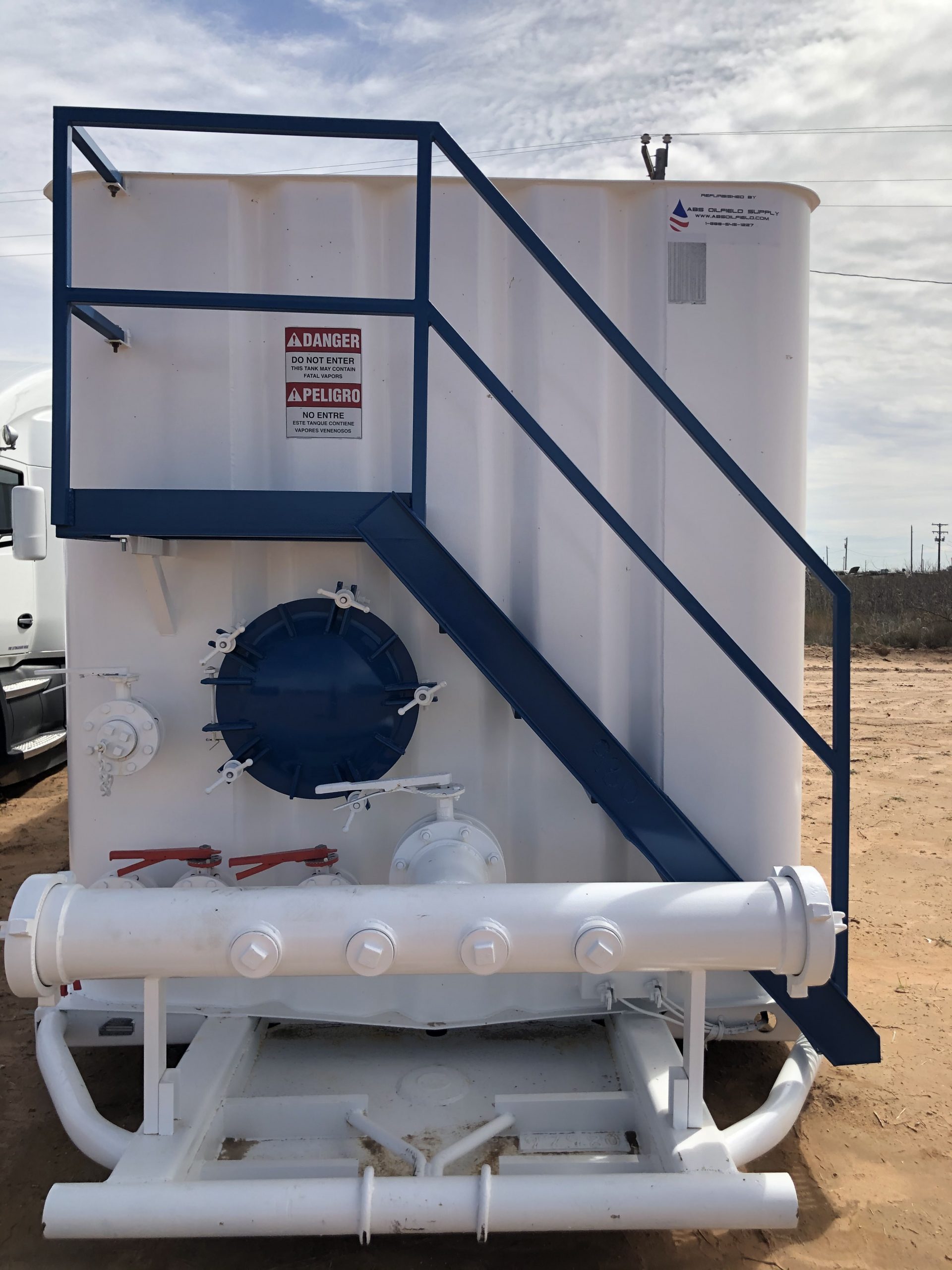 Fully Refurbished 21,000 Gallon (500 BBL) External Manifold Frac Tank ...