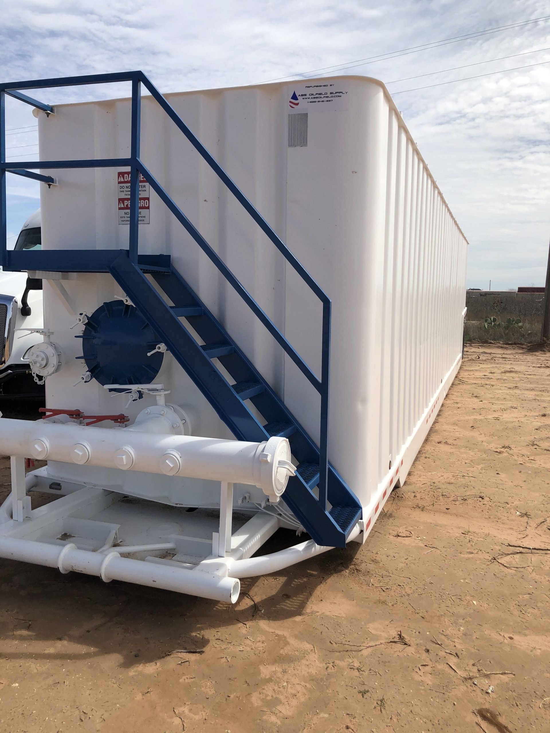 Fully Refurbished 21,000 Gallon (500 BBL) External Manifold Frac Tank ...